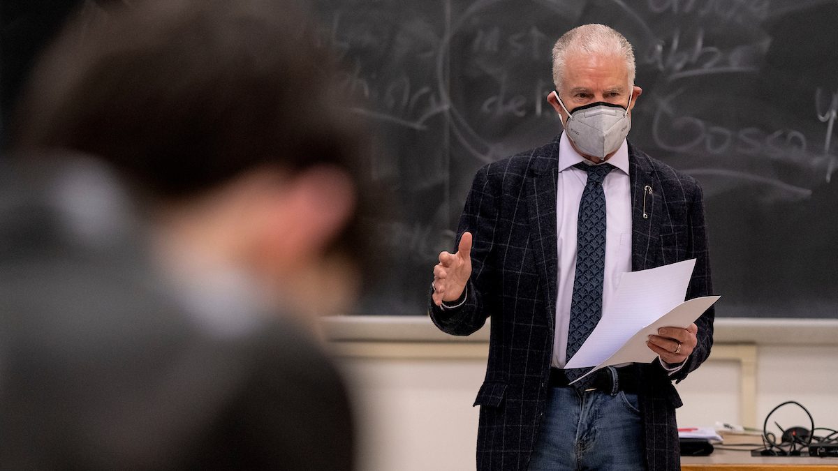 Jim Lampley Trades Sports Desk for Classroom | UNC Family Experience